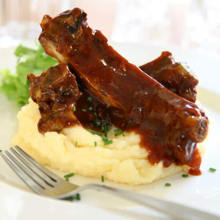 Slow Cooker Beef Back Ribs | Smells Like Delish