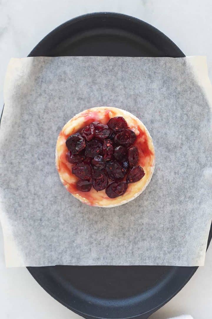 Baked Brie with Cranberries | Smells Like Delish
