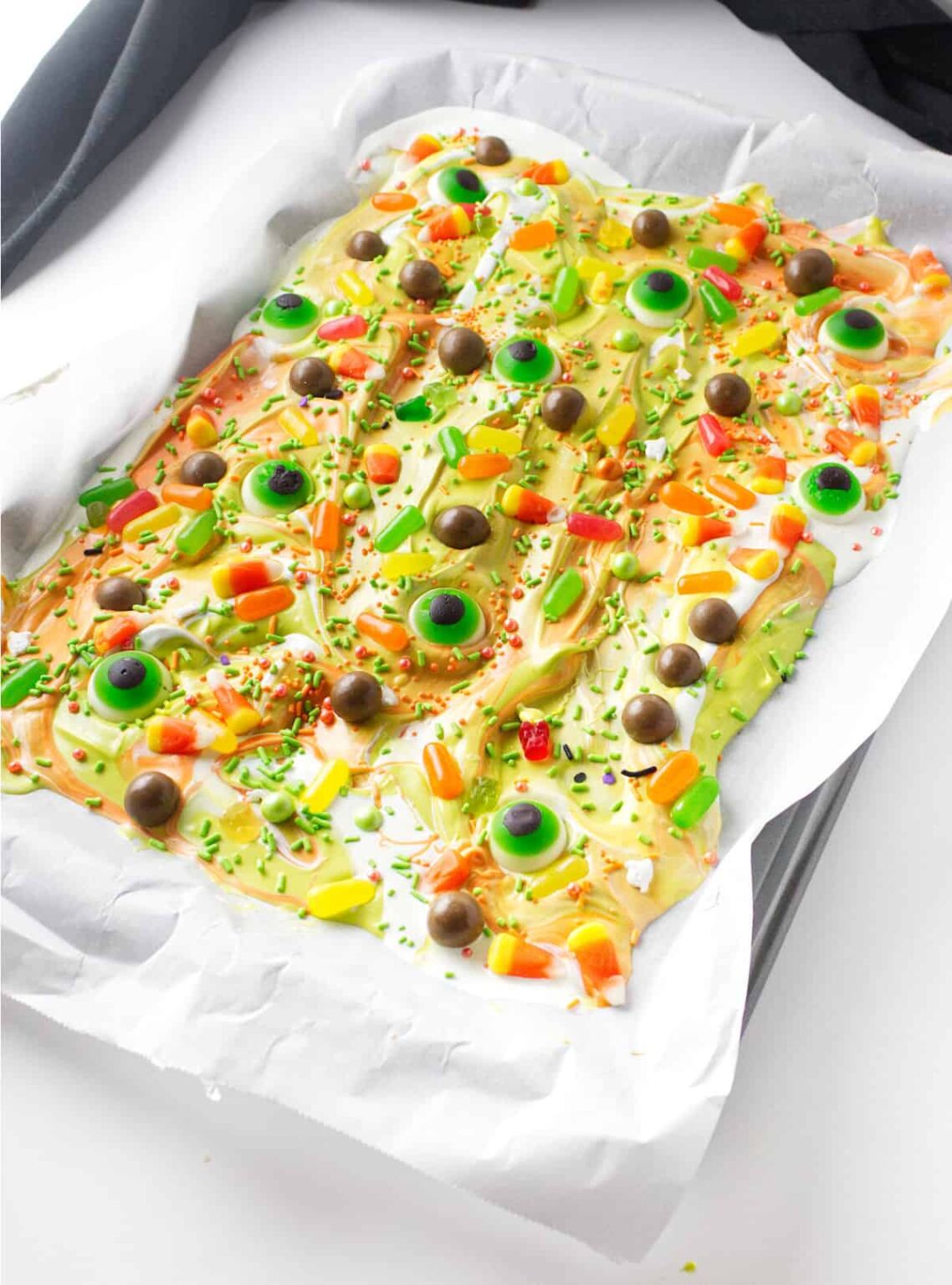 Halloween Boo Bark | Smells Like Delish