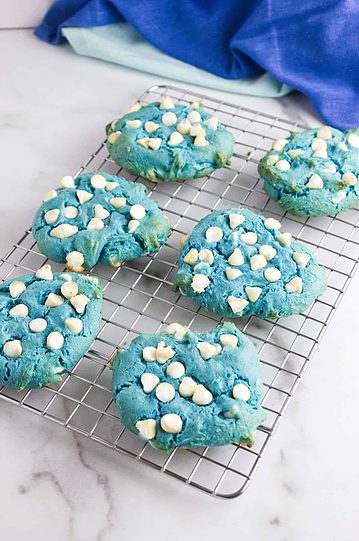 Blue Velvet Cookies | Smells Like Delish