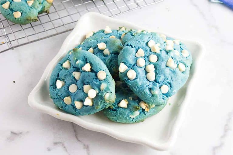 Blue Velvet Cookies | Smells Like Delish