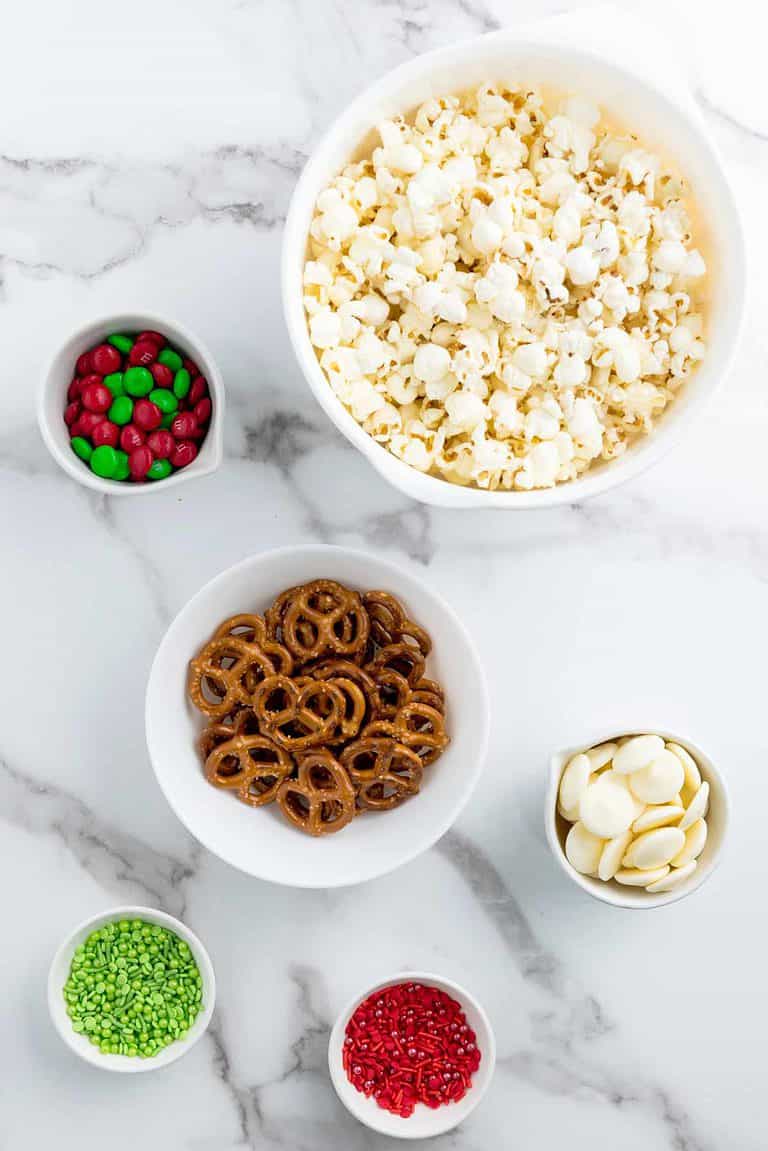 Christmas Gourmet Popcorn | Smells Like Delish