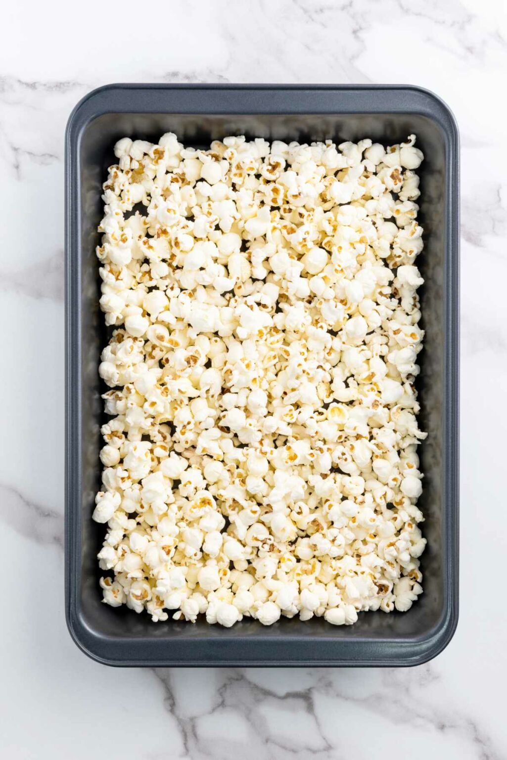 Christmas Gourmet Popcorn | Smells Like Delish