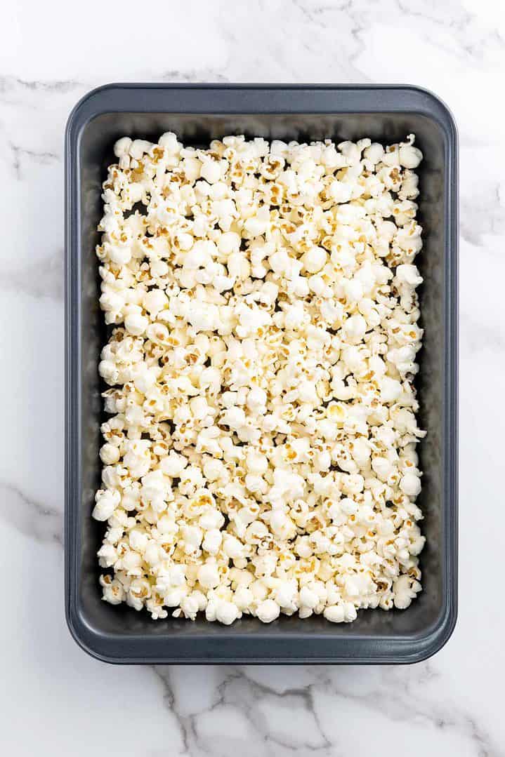Christmas Gourmet Popcorn | Smells Like Delish