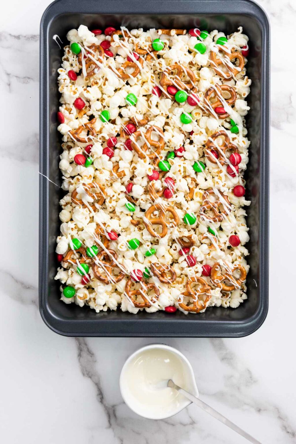Christmas Gourmet Popcorn | Smells Like Delish