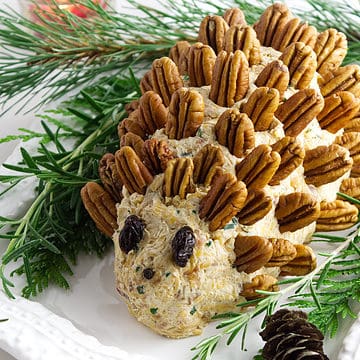 Holiday Hedgehog Cheese ball | Smells Like Delish