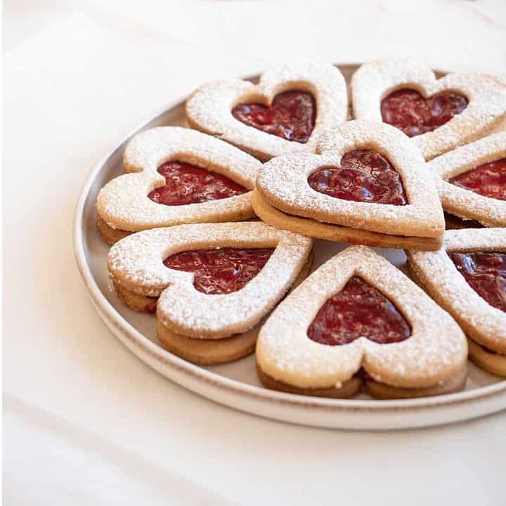 Raspberry Linzer Cookies | Smells Like Delish