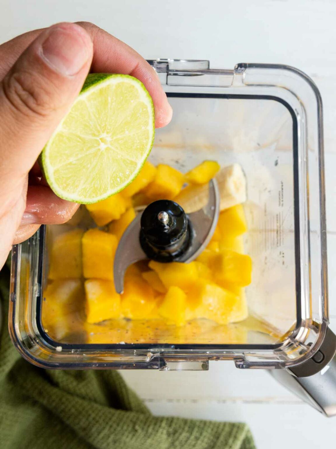 Mango Pineapple Smoothie | Smells Like Delish