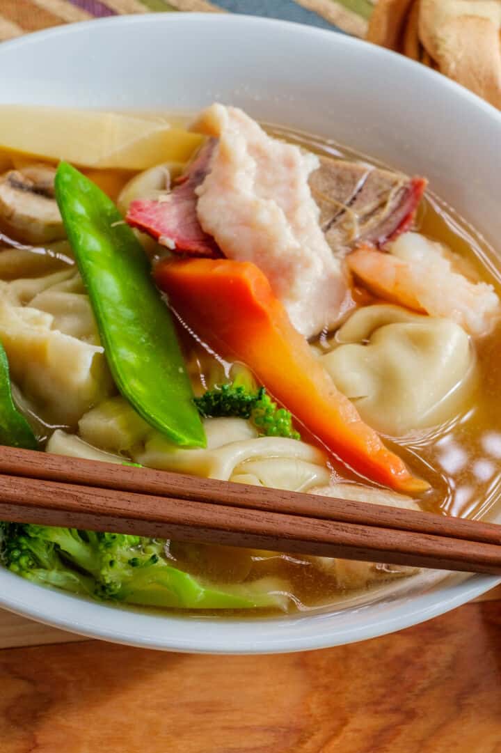 Subgum Wonton Soup (Wor Wonton Soup) Recipe | Smells Like Delish