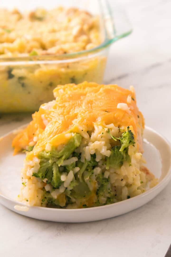 Cracker Barrel style Broccoli Cheddar Chicken | Smells Like Delish