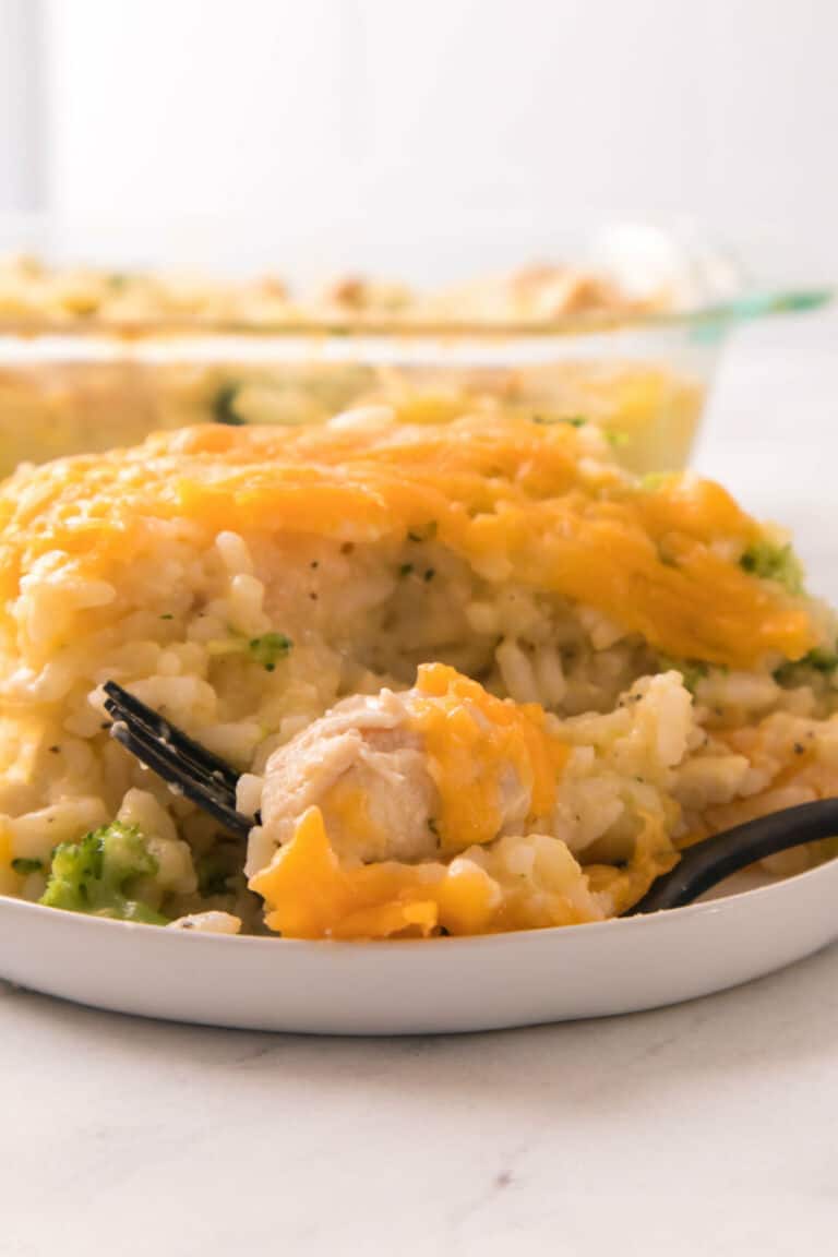 Cracker Barrel style Broccoli Cheddar Chicken | Smells Like Delish