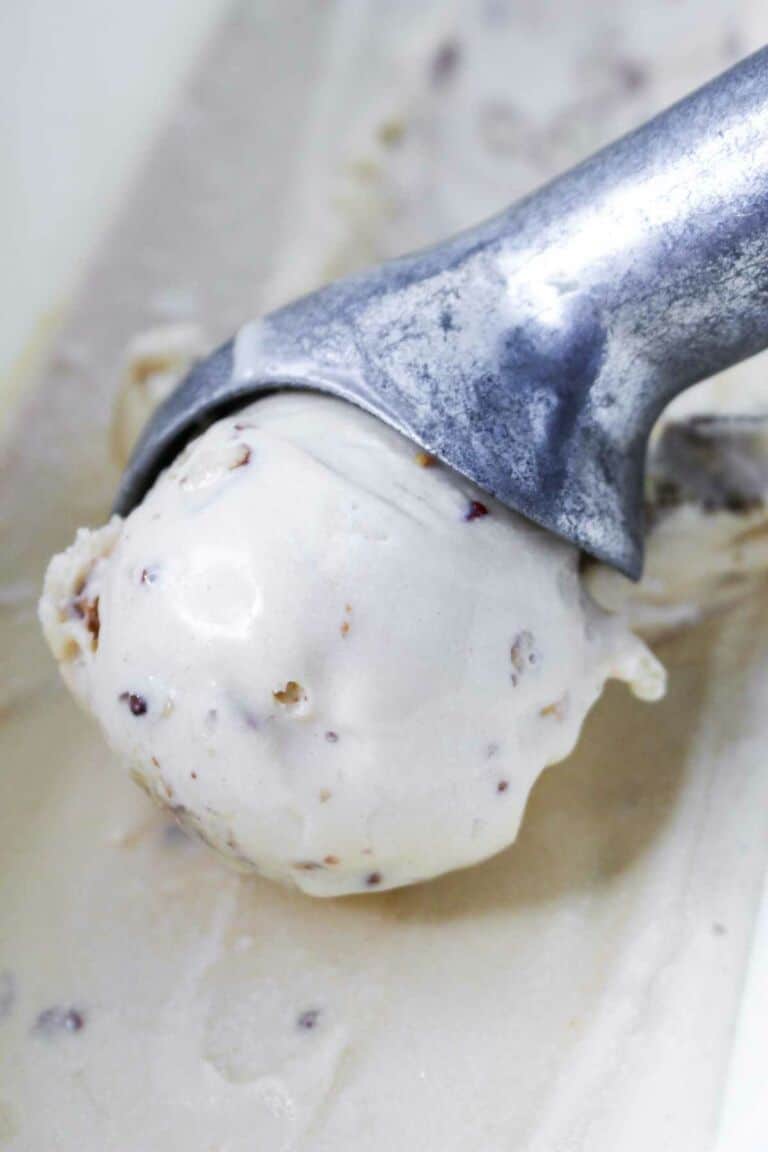 Praline Pecan Ice Cream | Smells Like Delish