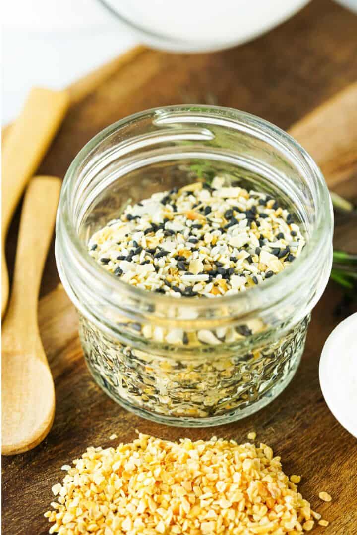 Everything Bagel Seasoning Recipe | Smells Like Delish