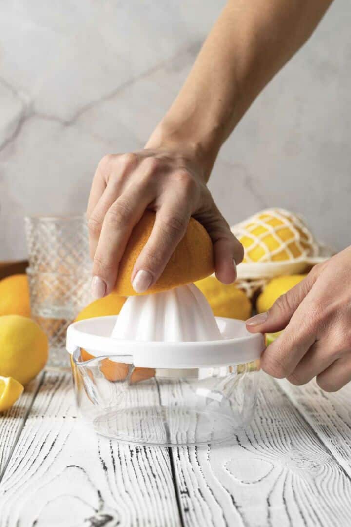 How To Juice a Lemon Like a Pro To Get the Most Juice Every Time ...