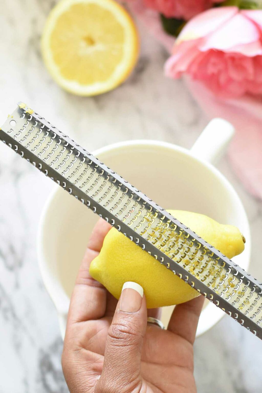 How To Juice a Lemon Like a Pro To Get the Most Juice Every Time ...