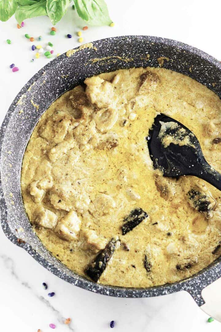 Creamy Bengali Chicken Rezala | Smells Like Delish