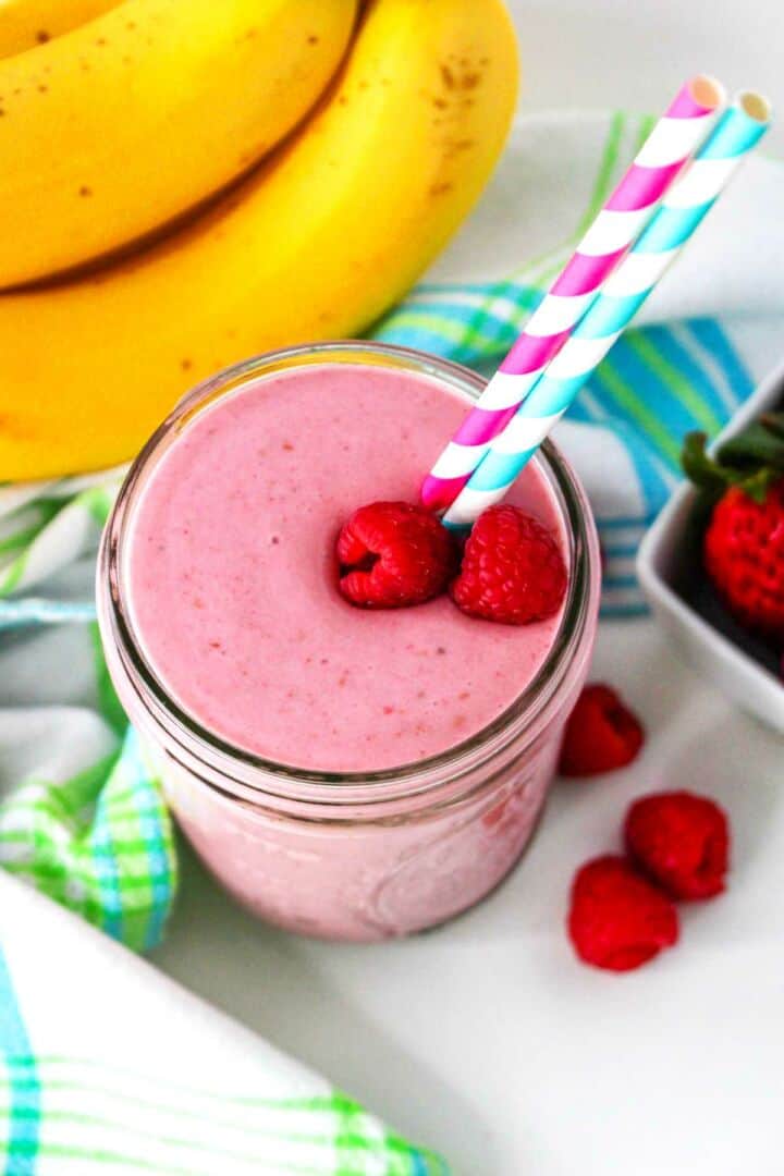 Strawberry Banana Raspberry Smoothie | Smells Like Delish
