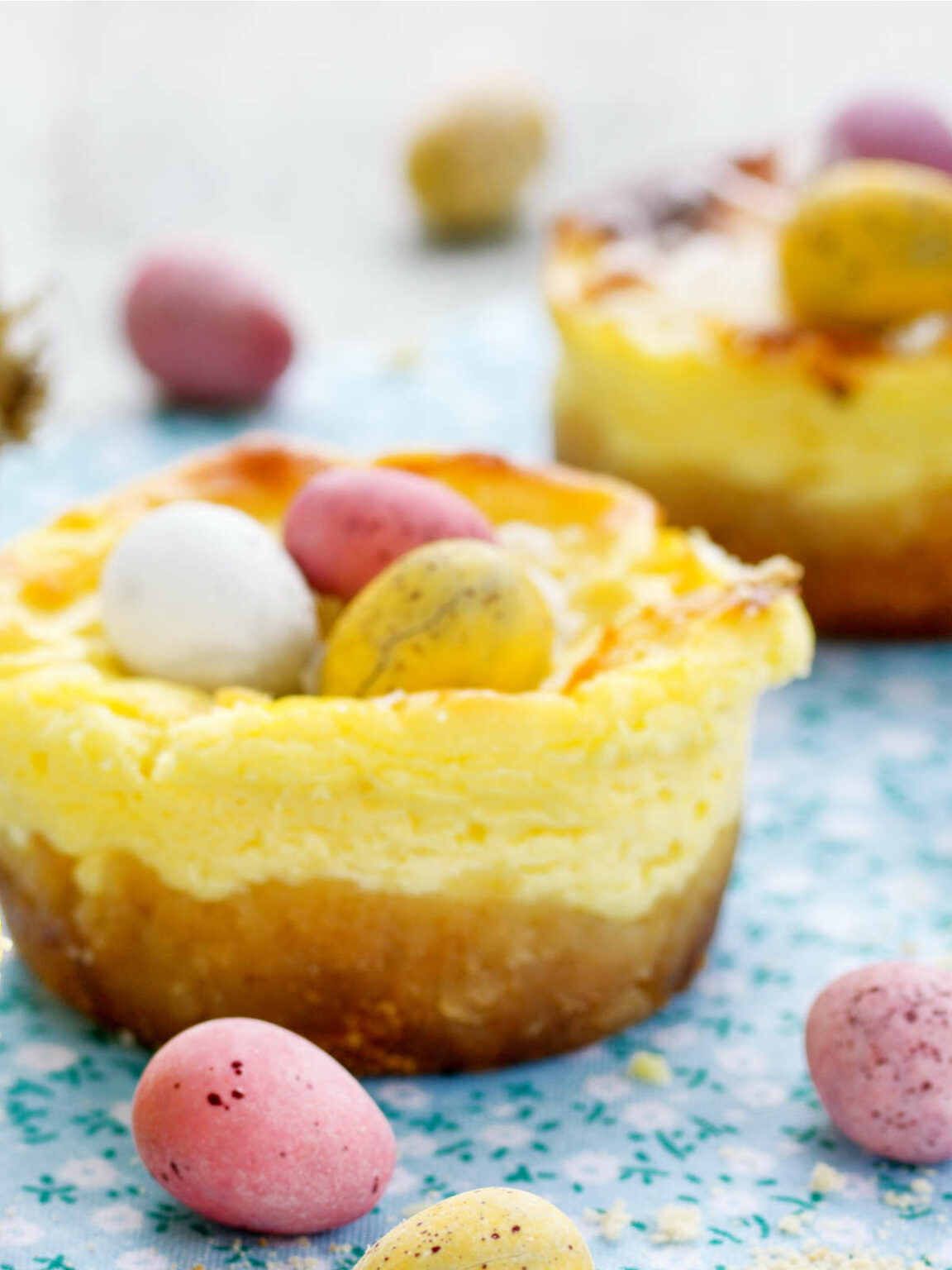 Festive Mini Easter Cheesecakes | Smells Like Delish
