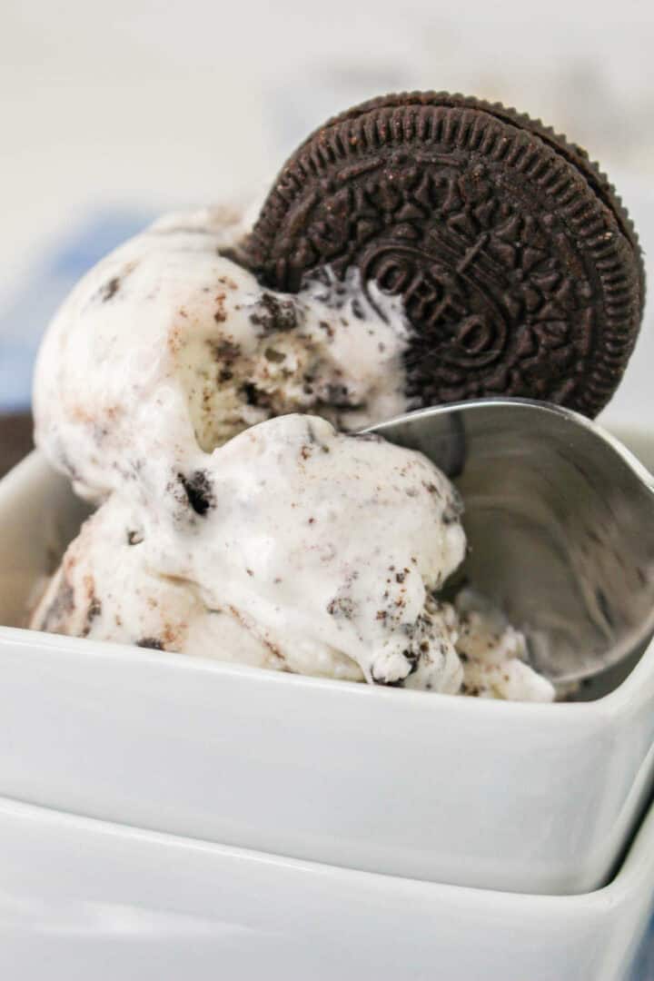 Oreo Cookies Ice Cream | Smells Like Delish