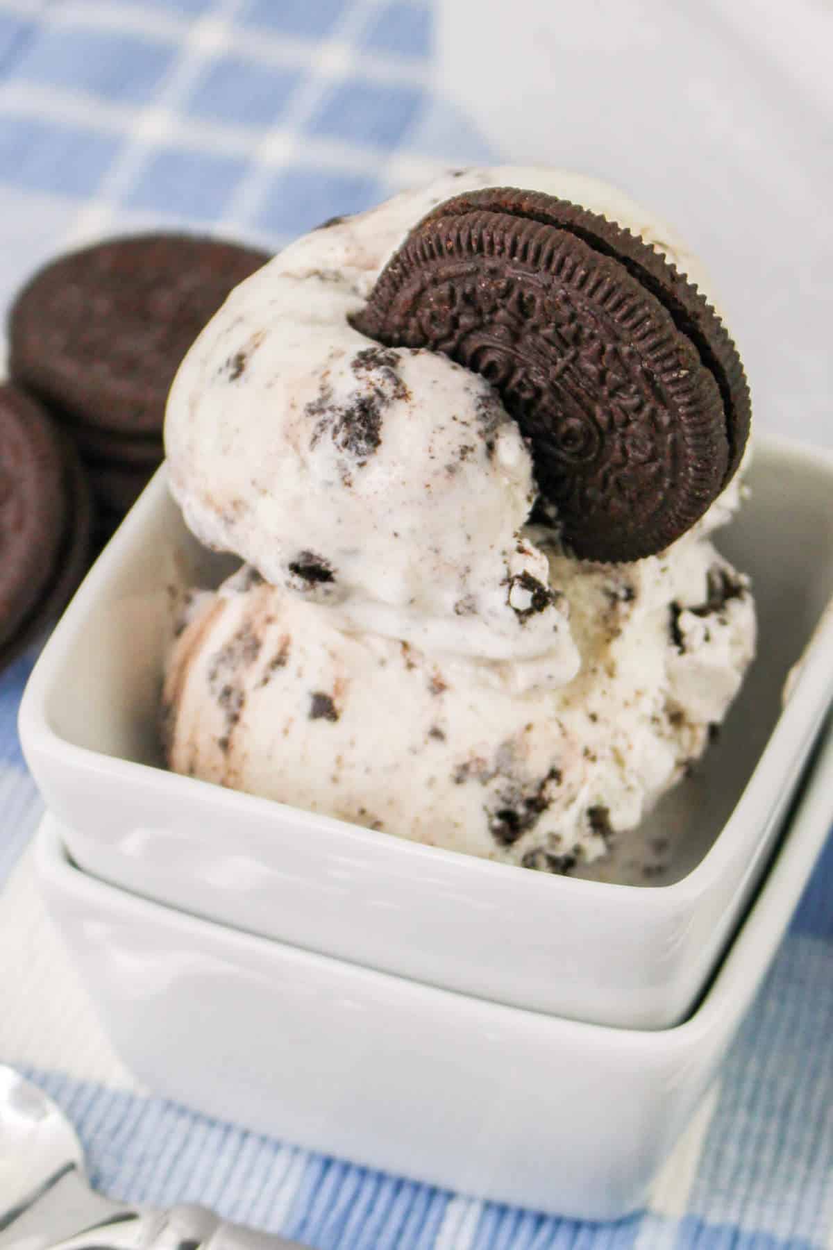 Oreo Cookies Ice Cream | Smells Like Delish