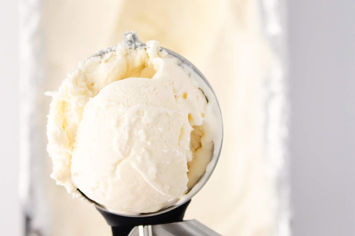 Ice Cream Maker Vanilla Ice Cream | Smells Like Delish
